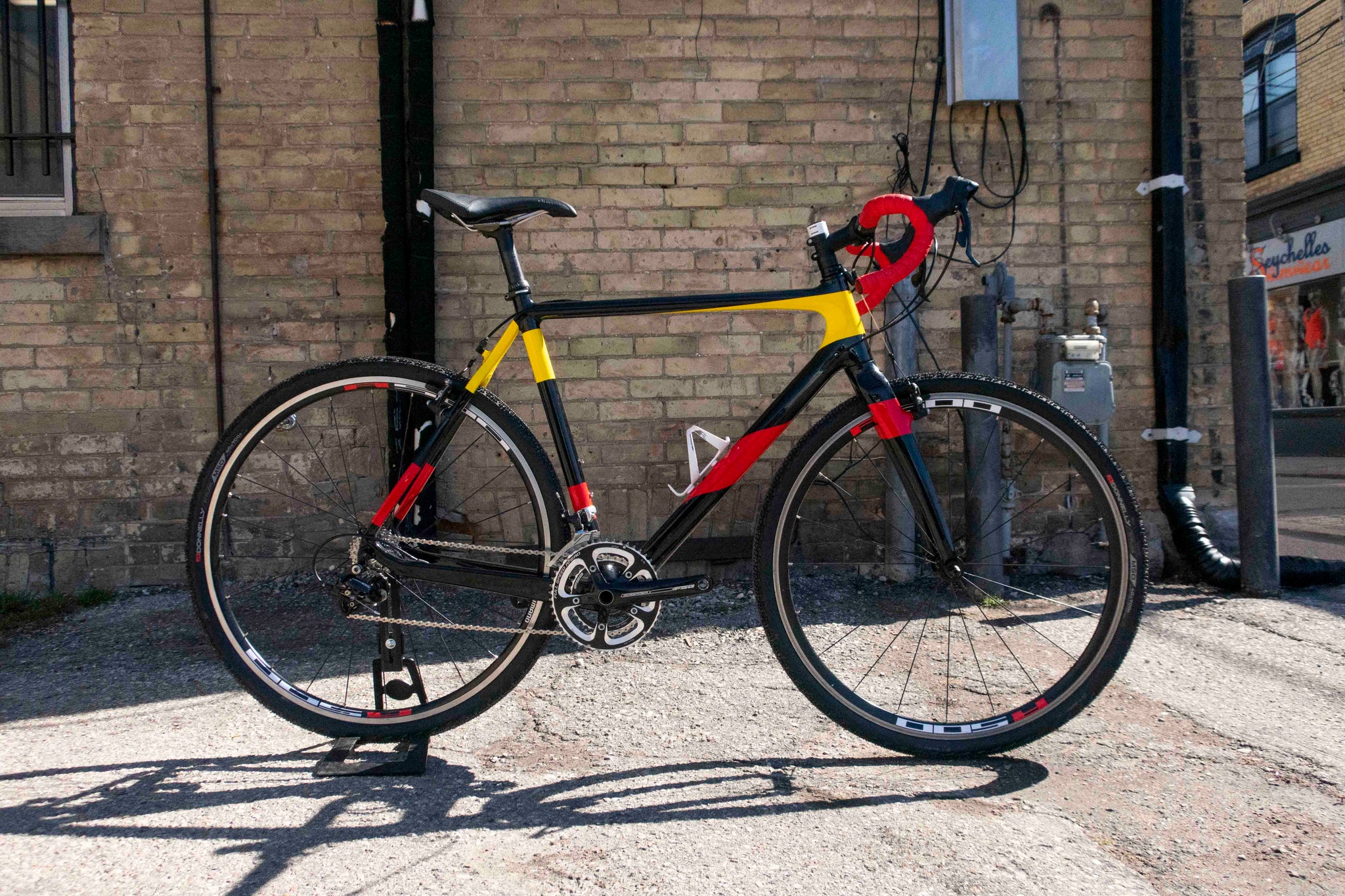 Velobuild Carbon Gravel Bike – Gremlins Bicycle Emporium
